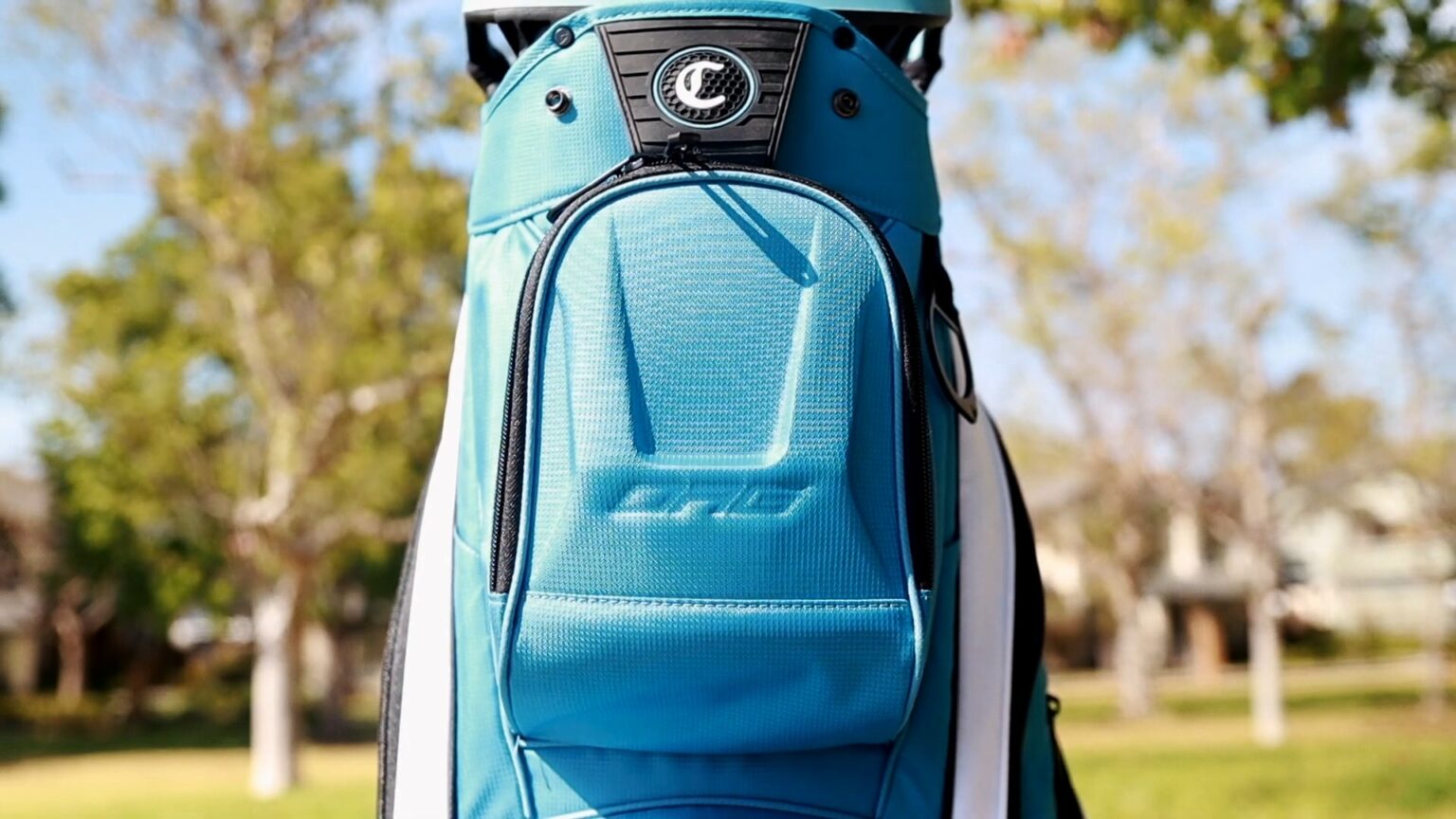 What To Look For In A Reliable Golf Bag - Carry Your Clubs with ...